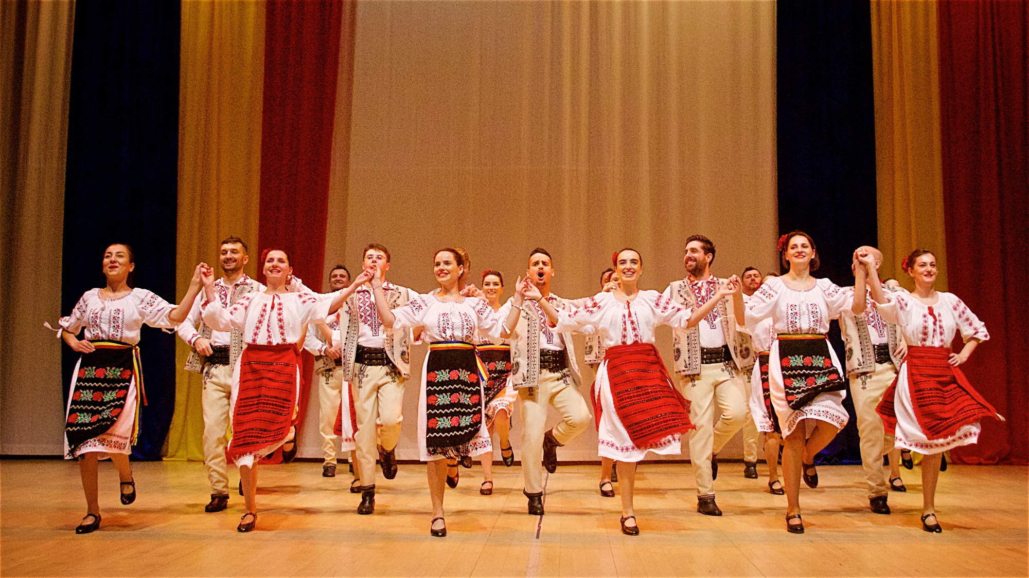 Romanian Folk Dance Workshop with Romanian Cultural Centre RO/UK - Góbéfest
